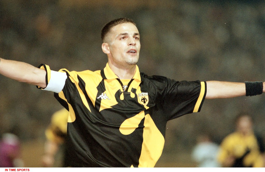 Ο Ντέμης Νικολαΐδης αποκάλυψε την αγαπημένη του φανέλα και τα ...